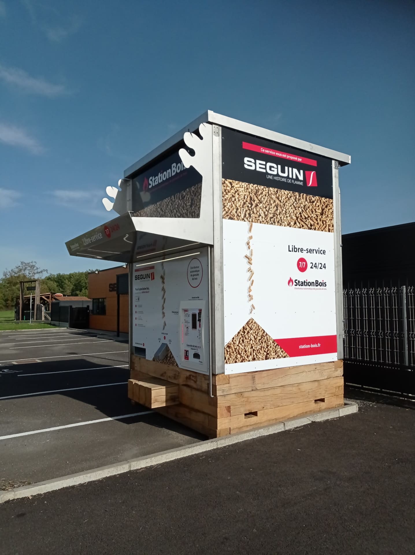 Distributeur automatique de pellets en vrac à Randan